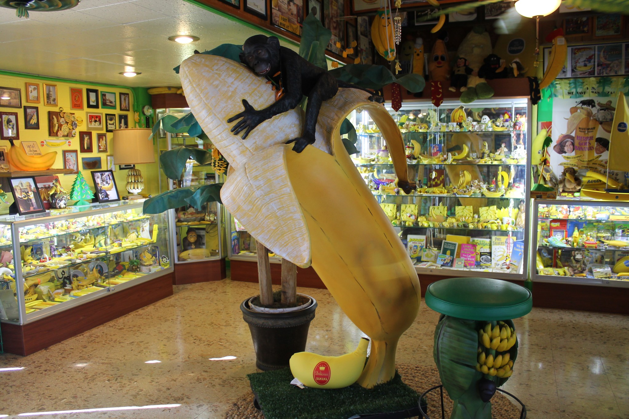 Banana Museum: World’s Largest Collection Of Banana Related Items – One ...